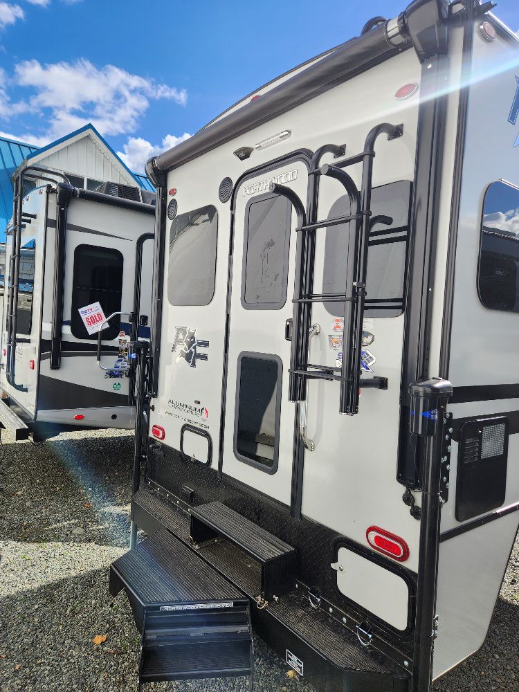 New and Used RV Truck Campers for Sale - RVHotline Canada RV Trader