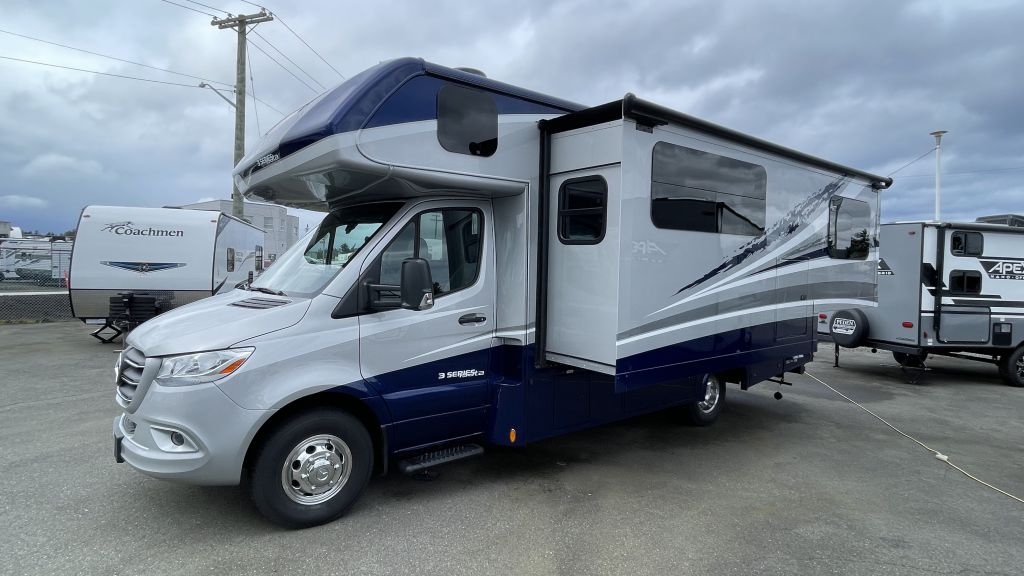 New and Used RV Motorhomes for Sale - RVHotline Canada RV Trader
