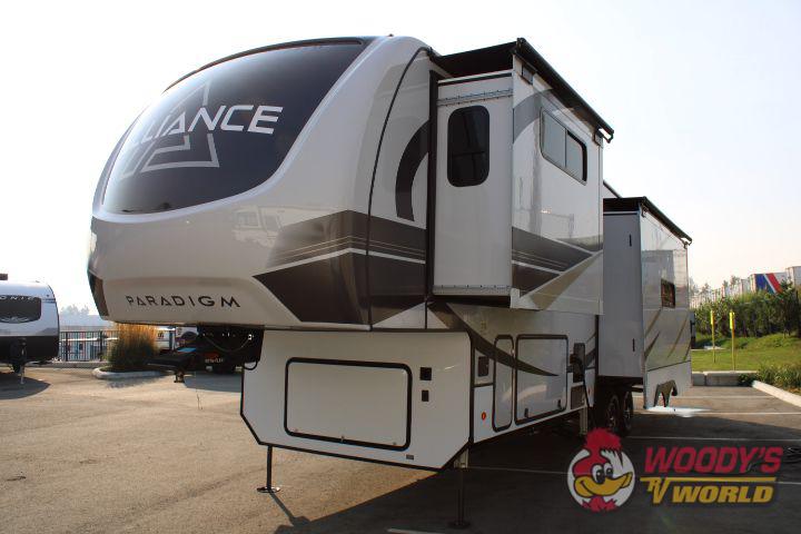 New and Used RV Fifth Wheels for Sale - RVHotline Canada RV Trader