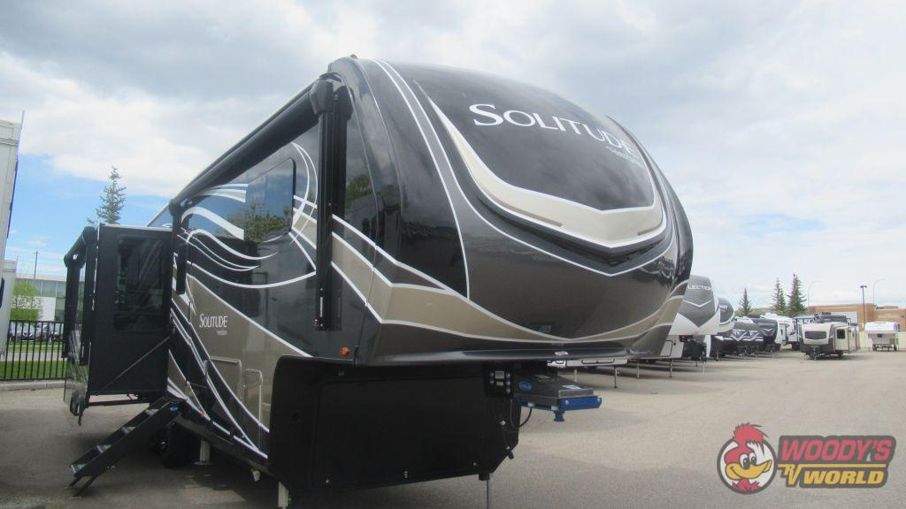 Solitude Fifth Wheels | Woody's RV World