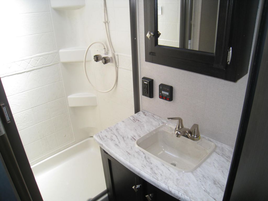 New and Used RV Park Models for Sale - RVHotline Canada RV Trader