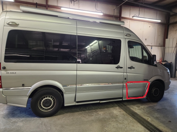 Roadtrek Sprinter molding door Ps front HM 1648 - Mobilife RV Centre