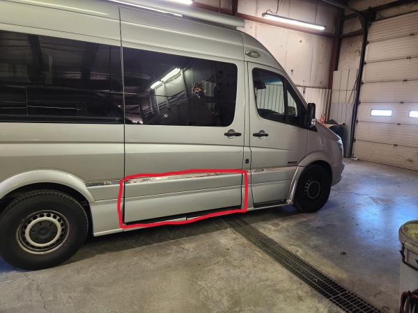 Roadtrek Sprinter Molding door Ps Side HM 1651 - Mobilife RV Centre