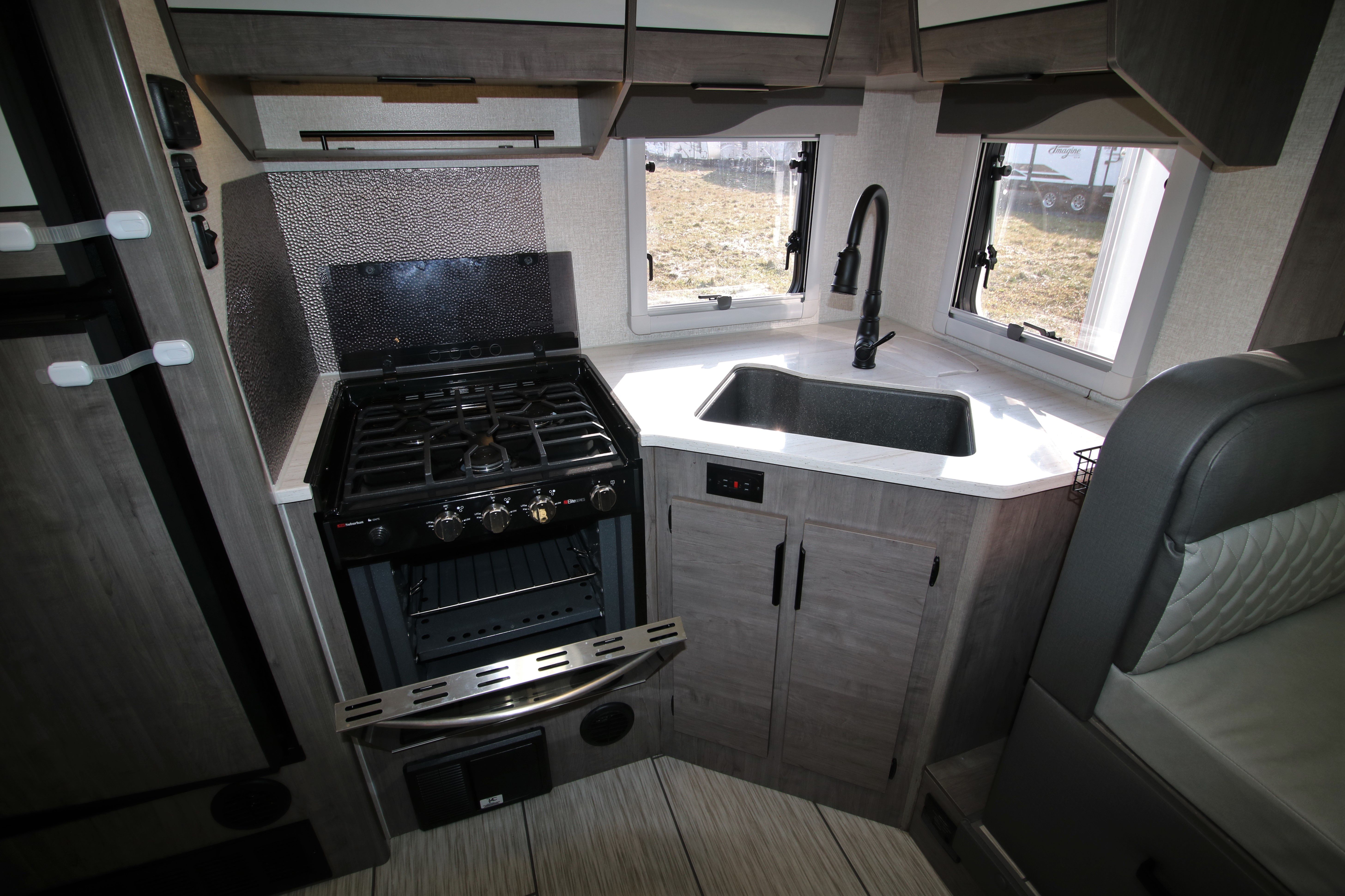 Used RV Travel Trailers for Sale - RVHotline Canada RV Trader