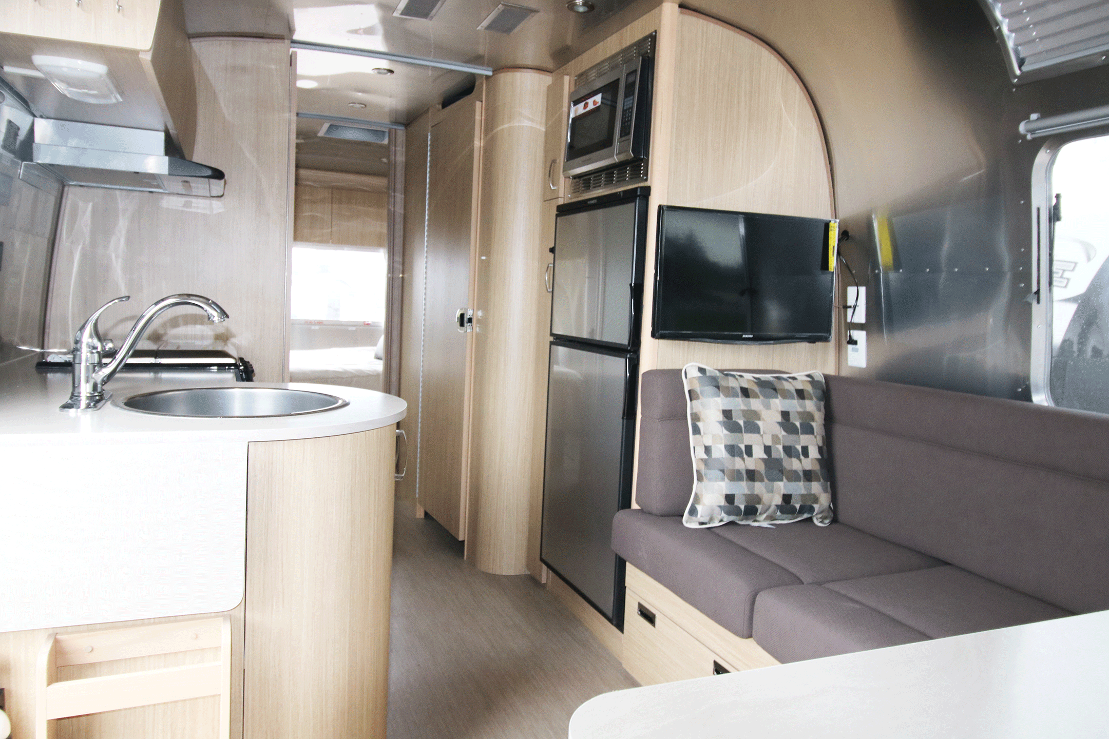 New and Used RV Travel Trailers for Sale - RVHotline Canada RV Trader