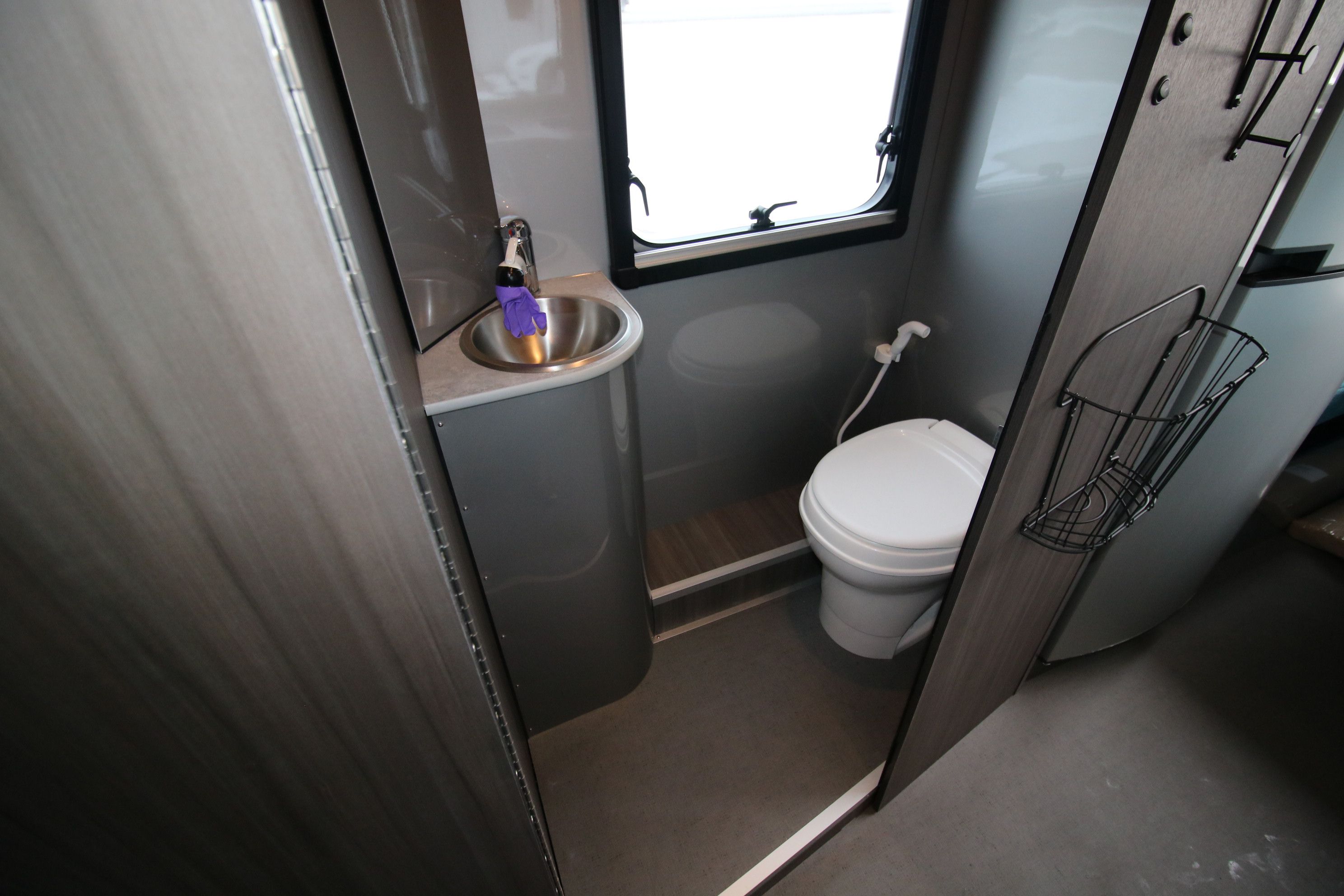 New and Used RV Travel Trailers for Sale - RVHotline Canada RV Trader