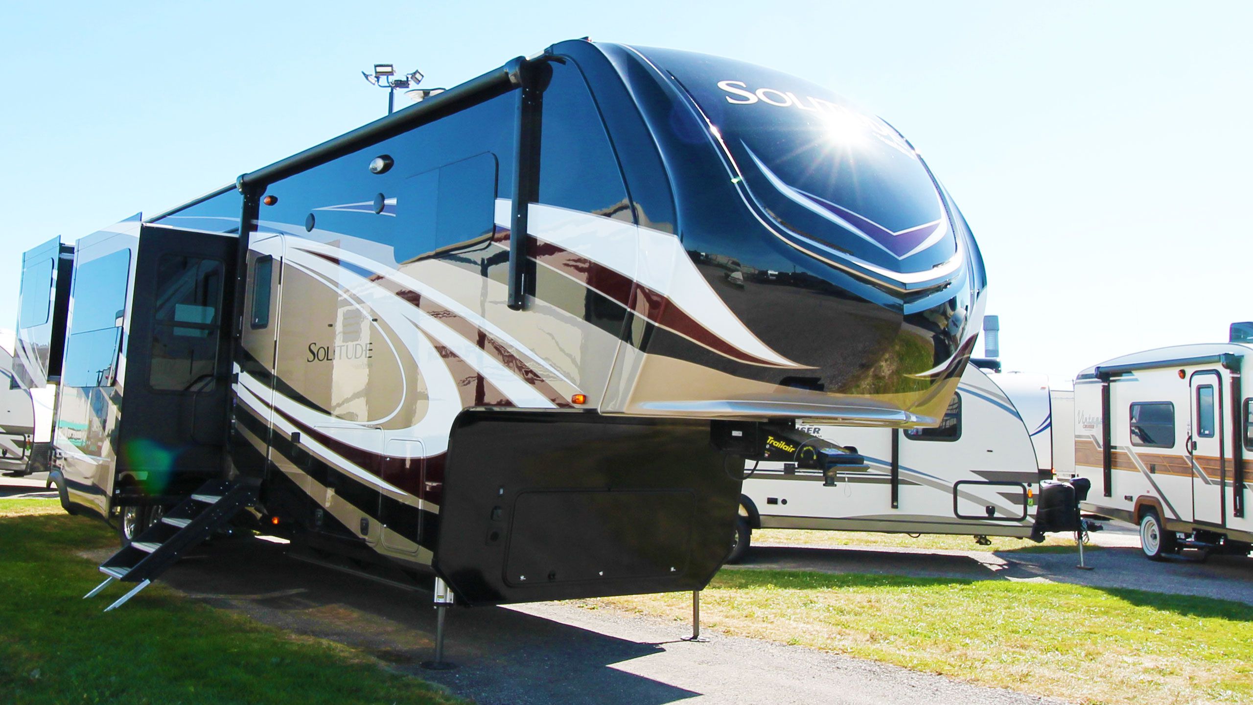 Solitude Fifth Wheels - Can-Am RV Centre