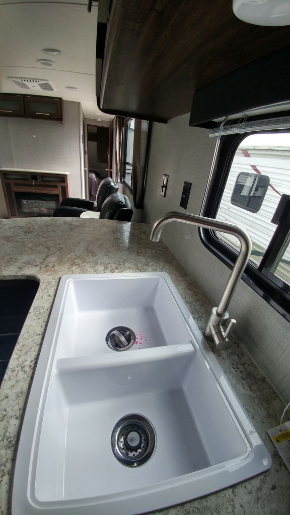 New and Used RV for Sale - RVHotline Canada RV Trader