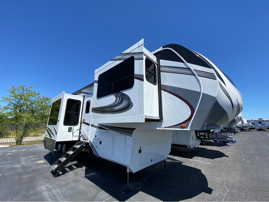 Solitude Fifth Wheels | Airstream RVs | Bill Thomas Camper Sales
