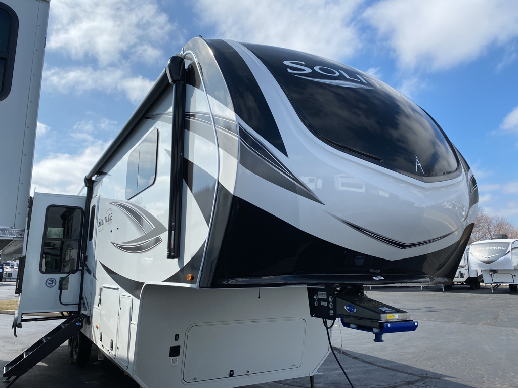 Solitude Fifth Wheels | Bill Thomas Camper Sales | Missouri