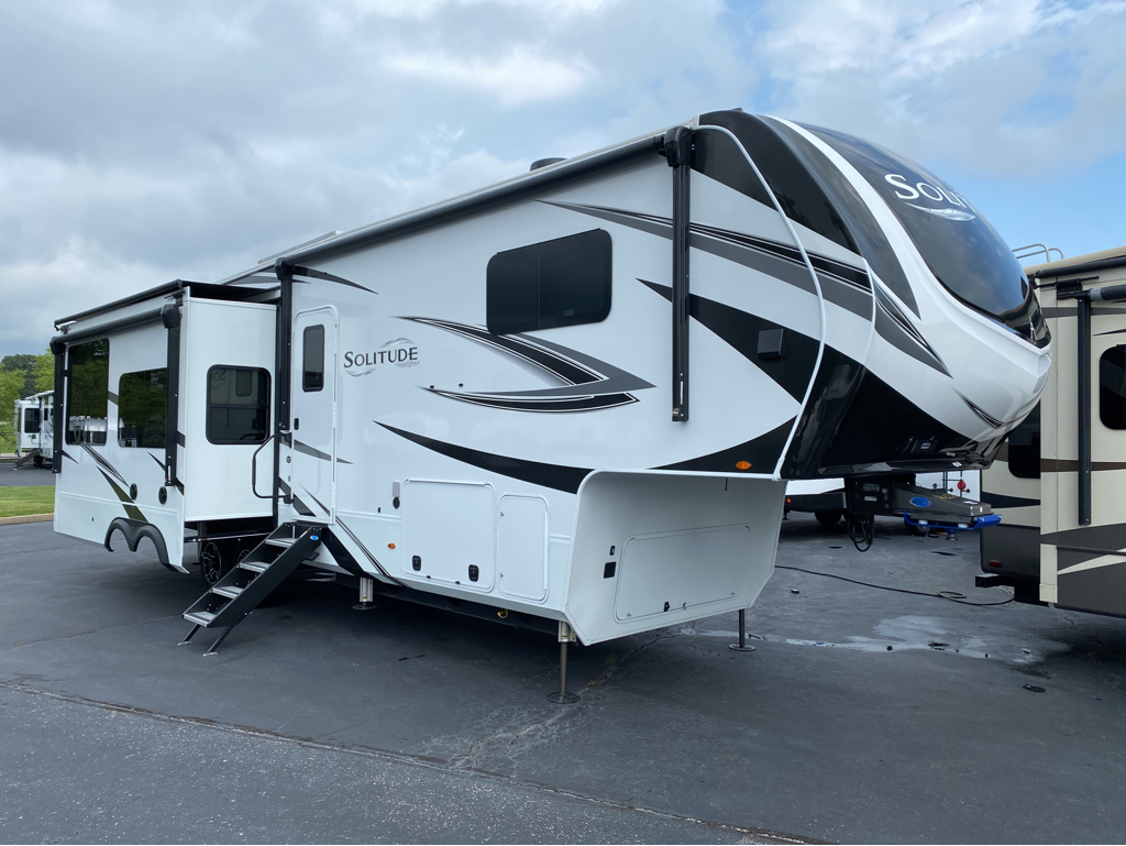Solitude Fifth Wheels | Bill Thomas Camper Sales | Missouri